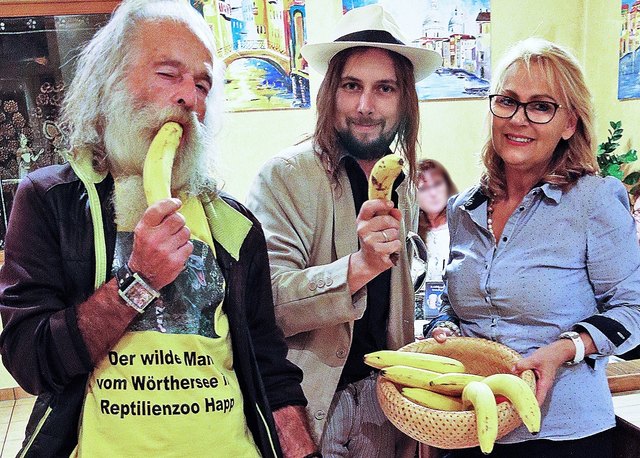 Affen & Äffchen sah man bei der Vernissage von Alexander Lesjak im Cafe ...