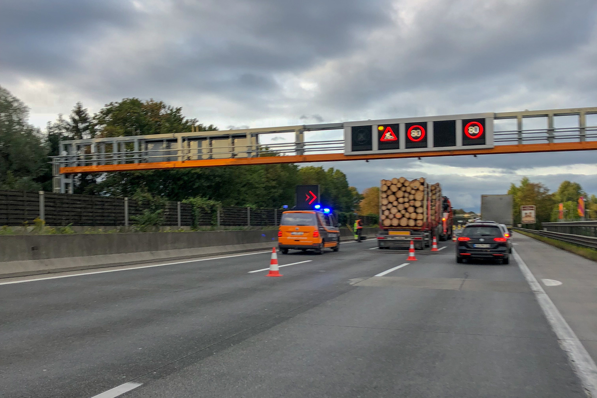 Mega-Stau nach Unfall auf der A1 bei Ansfelden - Linz-Land
