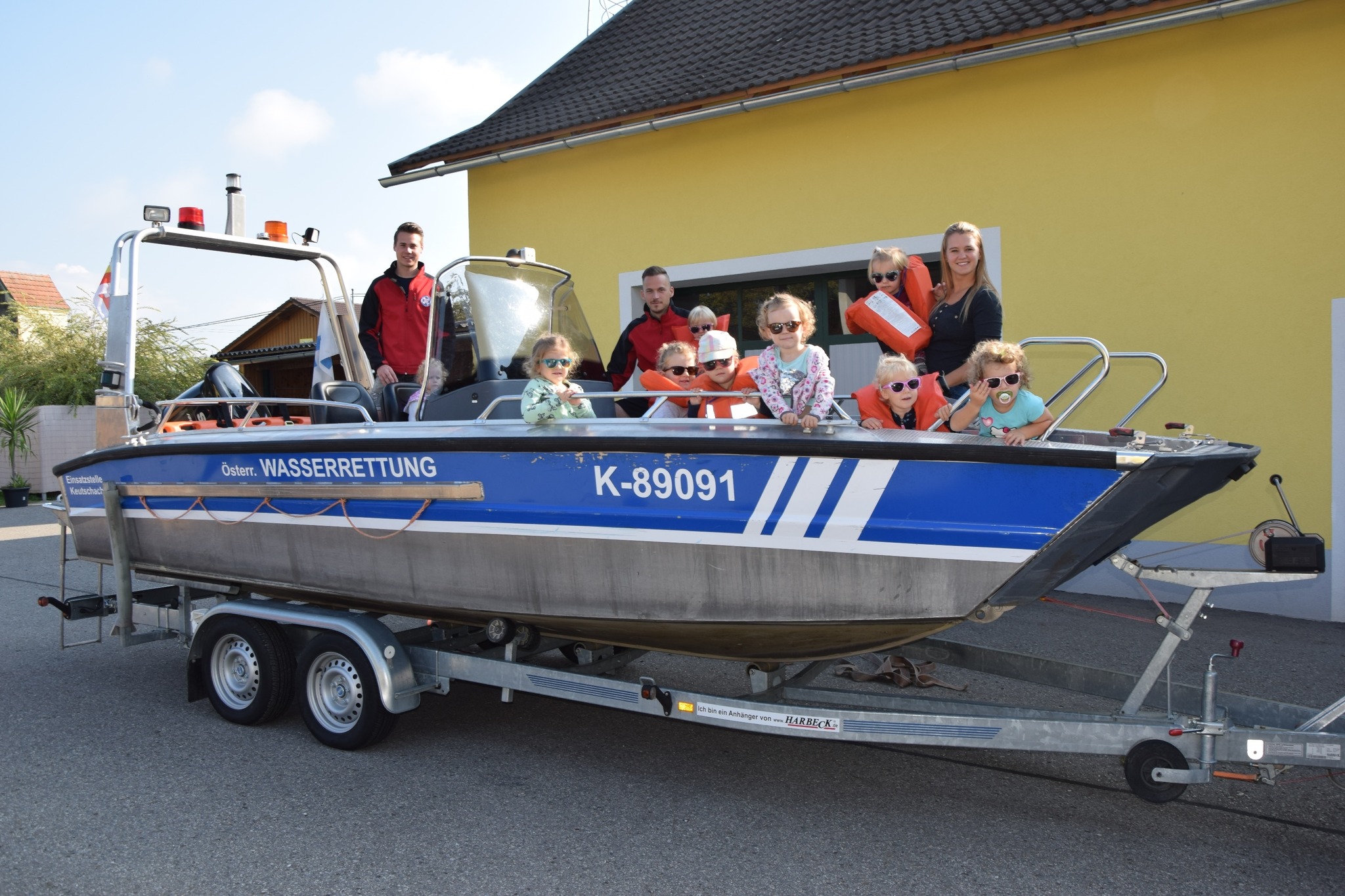 Wasserretter besuchten die Kleinsten in Grafenstein mit dem ...
