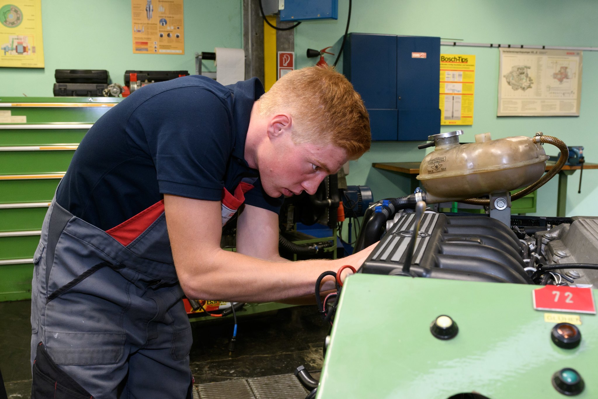 Topleistung eines jungen Kfz-Technikers: Lukas Kolmbauer ist Vize ...