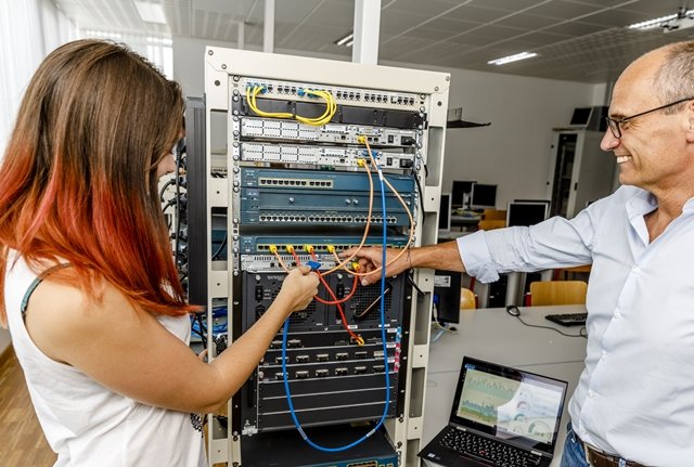 Informationstechnologie: Informationstechnologie – der Job der Zukunft ...