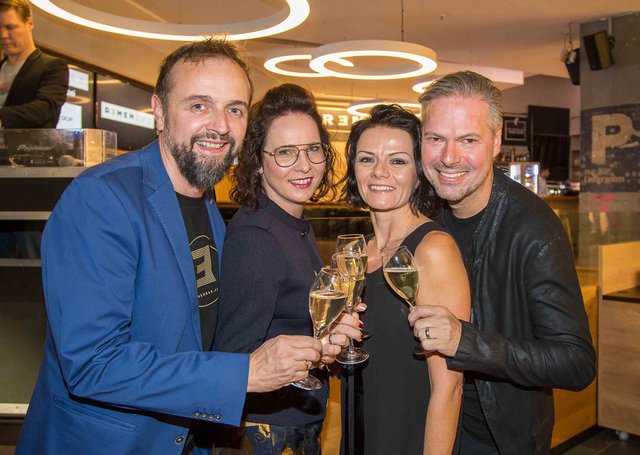 VIP-Party mit 400 geladenen Gästen: Szene-Lokal Remembar nach Total ...