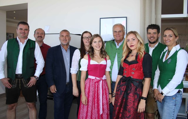 Gesamtlösungen für Öfen, Kamine & Herde: Neue Schauräumlichkeiten bei ...