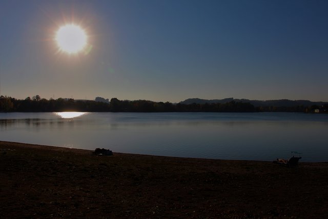 Noch wird gebadet im Pichlingersee: Eine Runde um den Pichlingersee - Linz
