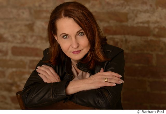 Andrea Nagele liest auf Schloss Albeck: Nageles dunkle Wolken über ...