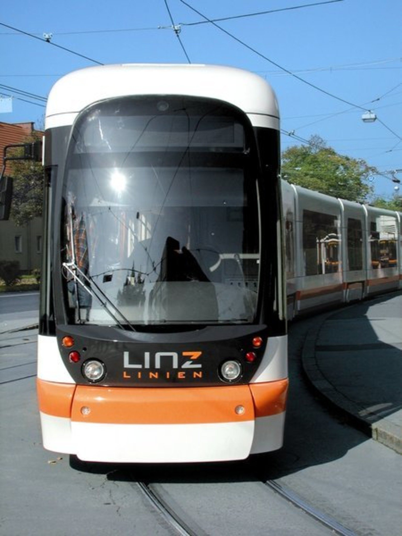 Linz AG Linien: Bim und Bus fahren zu Allerheiligen öfters - Linz