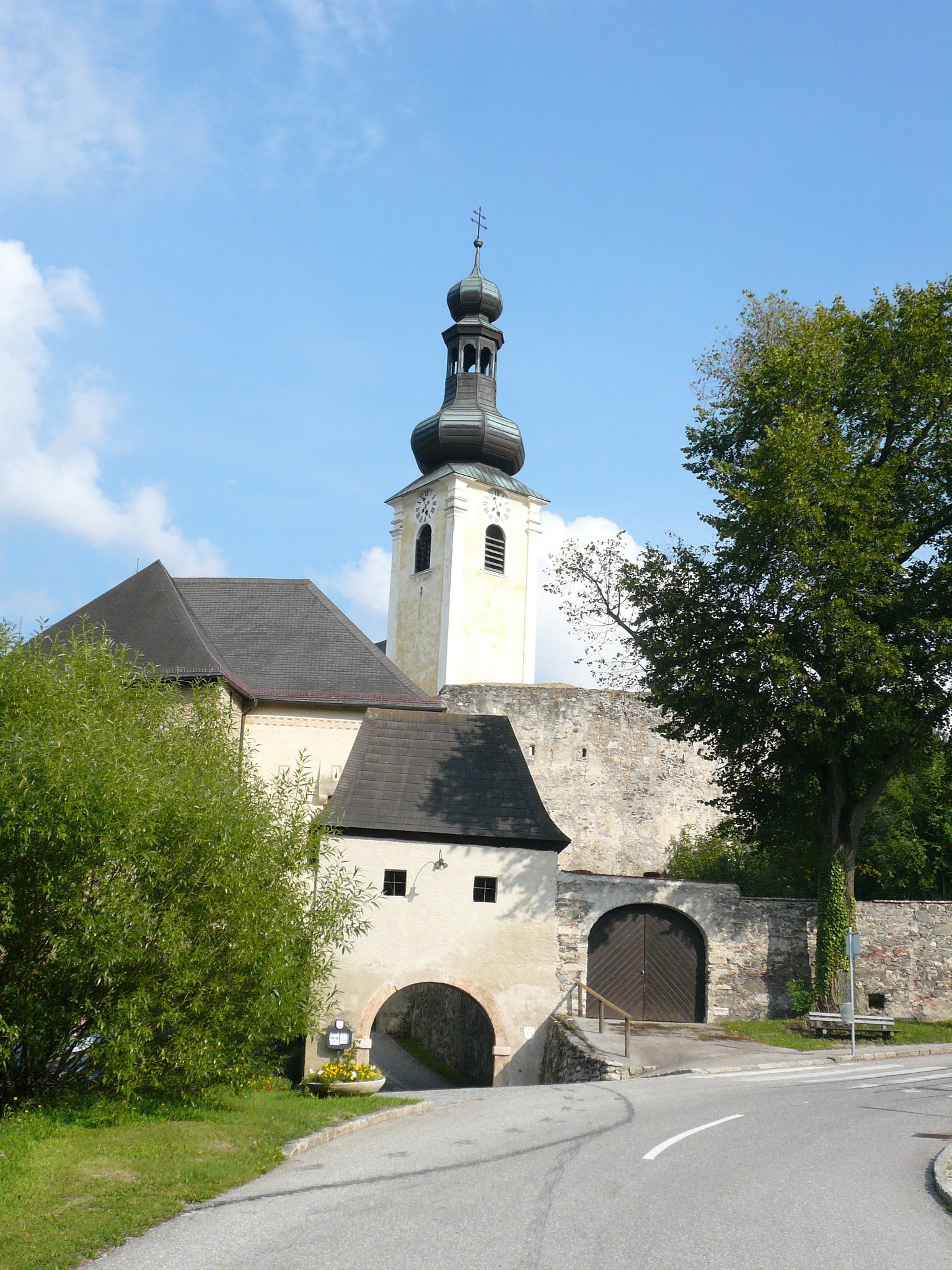 Ausstellung: Skulpturen & Bilder: Vielfalt im Schloss - Neunkirchen