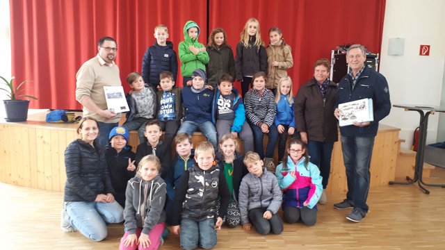Ausflug der 3. Klasse VS Schwarzau a.St.: 3. Klasse der Volksschule ...