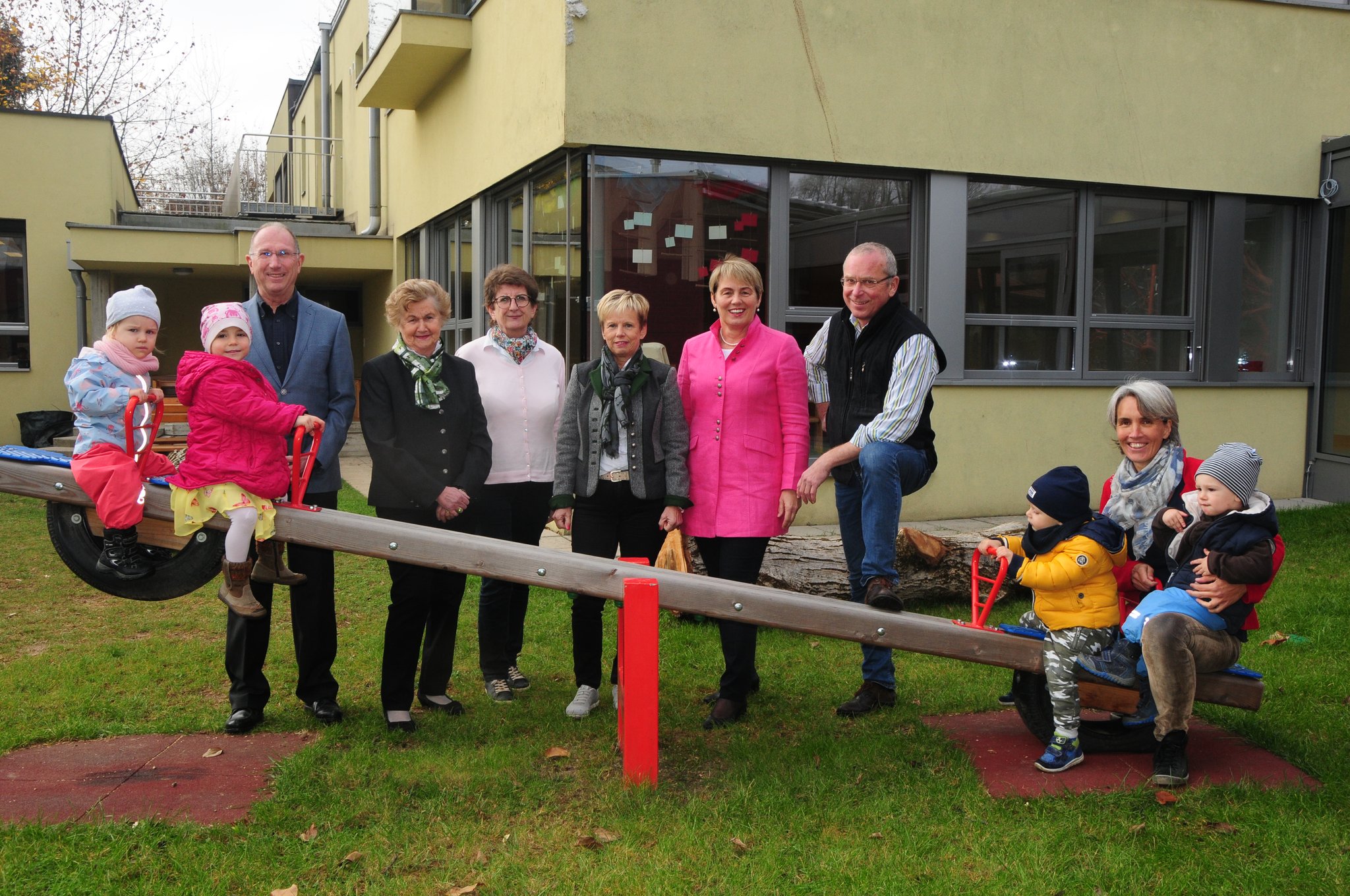 Spende: Goldhauben Garsten übergeben 1200 Euro - Steyr & Steyr Land