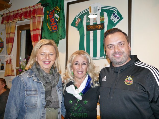 In ihren Adern fließt grünes Blut - Schwechat