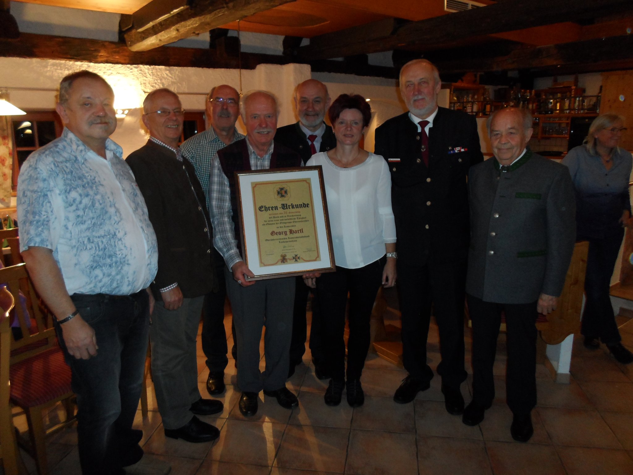 Georg Hartl erhielt zum 70er Ehrenurkunde - Urfahr-Umgebung