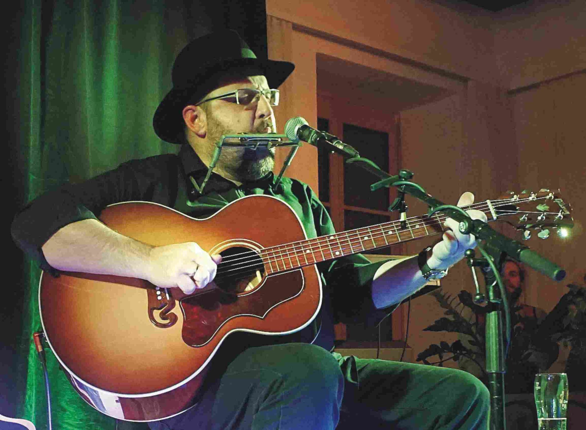Freitag, 30.November 2018 LAURENZIBRÄU GLEISDORF: Singer/Songwriter ...