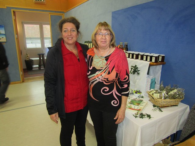 11 Aussteller stimmen ein: In Rohrbrunn weihnachtet es schon - Jennersdorf