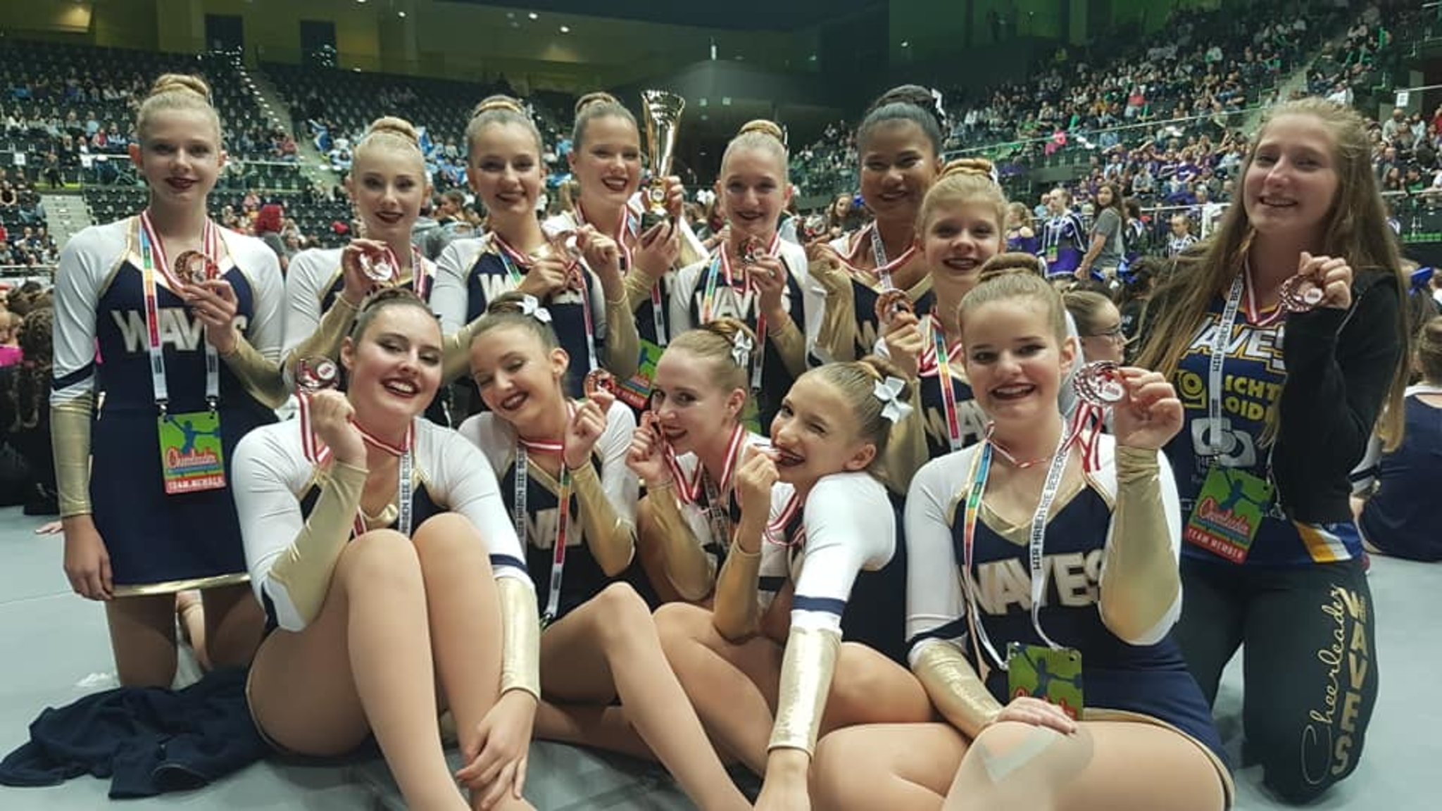 Cheerleading: Shining Waves holten dreimal Bronze bei Meisterschaft ...
