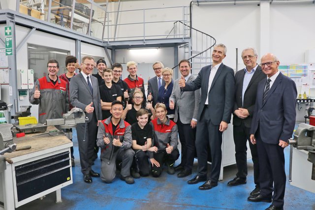 Reform-Werke Wels: Spatenstich für Kunden-Mitarbeiter-Center - Wels ...