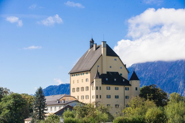 Ein weiterer Schultrakt wird gebaut: Schule im Schloss Goldenstein ist ...