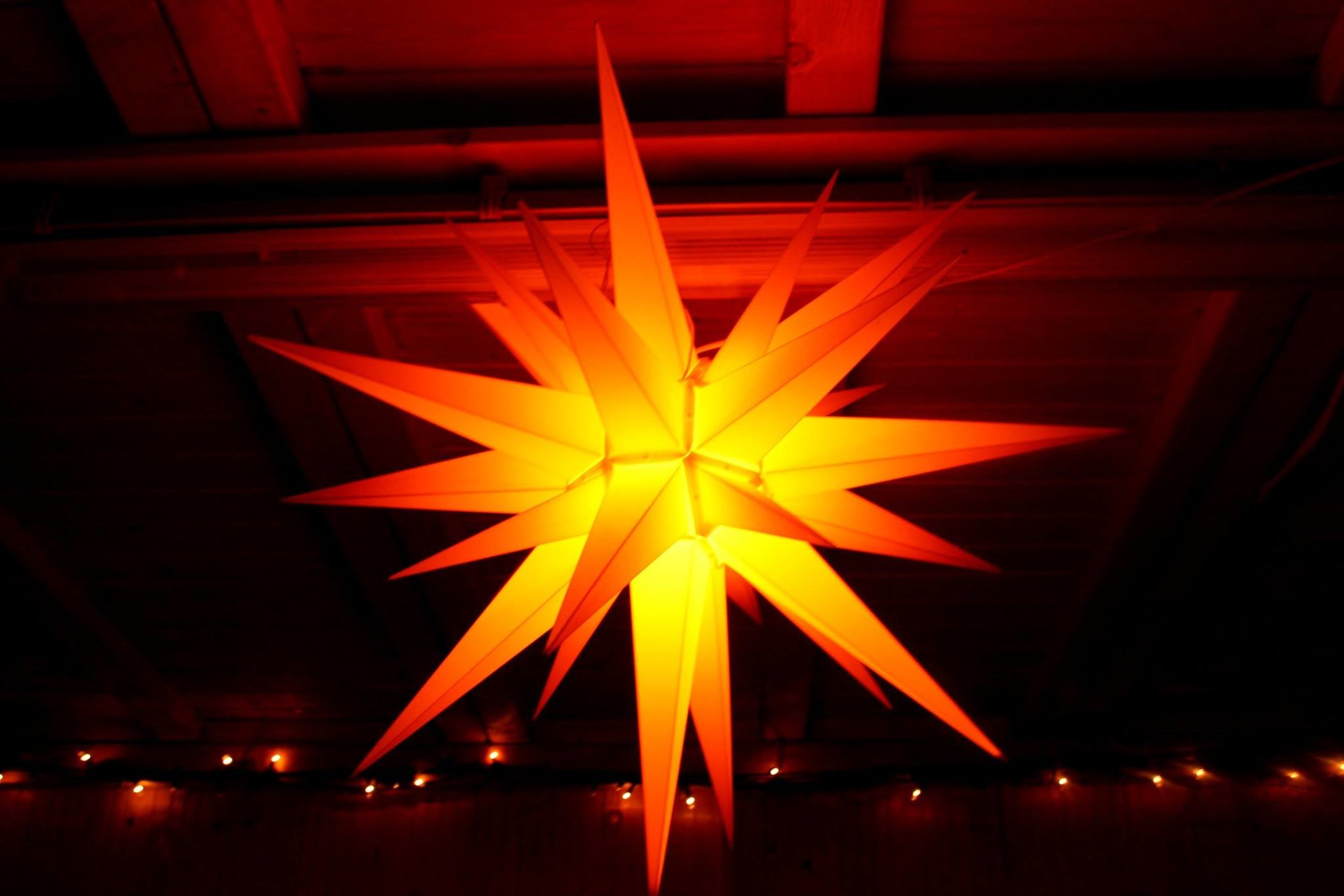 Adventzauber ....: Herrnhuter Sterne stehen für Tradition & Andacht ...