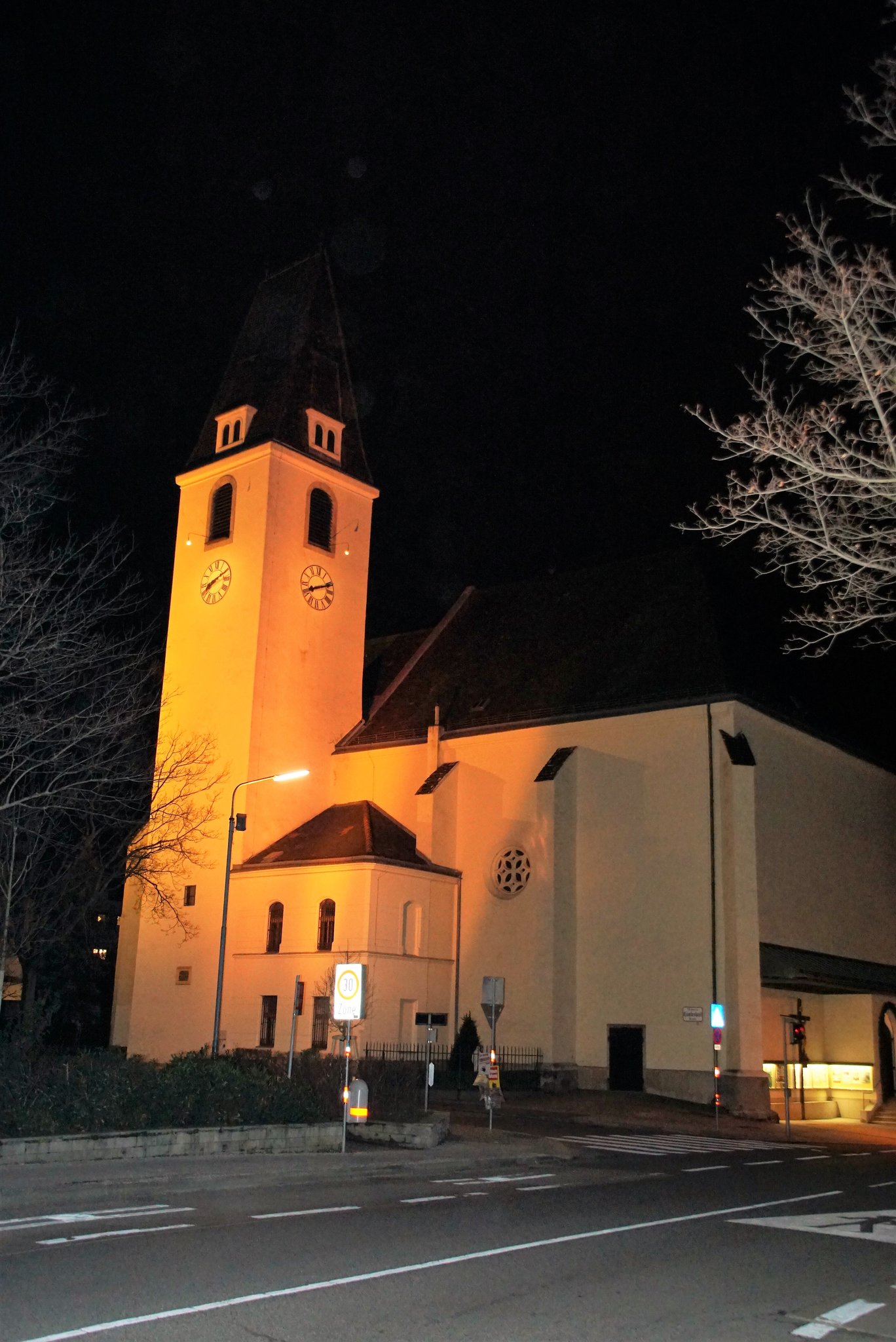 Kirche bei Nacht: Pfarre Penzing - Penzing