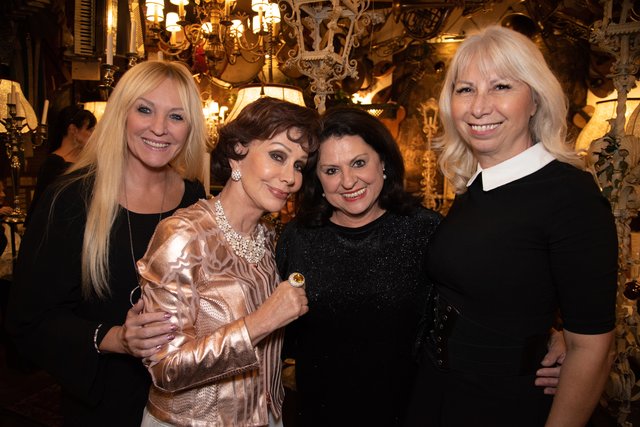 AUSZEICHNUNG FÜR EDITH LEYRER: "GOLDENE RAMPENSAU 2018 FÜR EDITH LEYRER ...