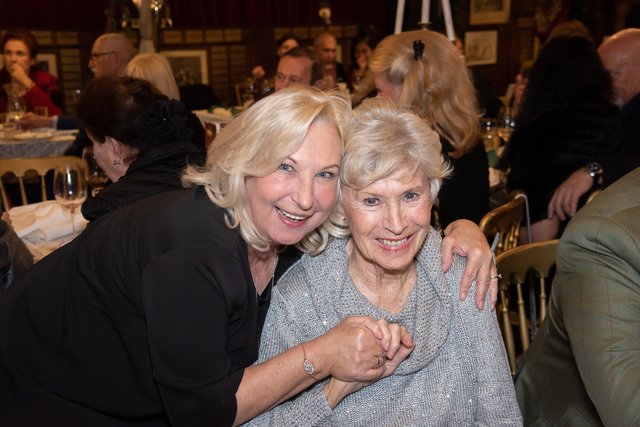 AUSZEICHNUNG FÜR EDITH LEYRER: "GOLDENE RAMPENSAU 2018 FÜR EDITH LEYRER ...