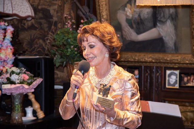 AUSZEICHNUNG FÜR EDITH LEYRER: "GOLDENE RAMPENSAU 2018 FÜR EDITH LEYRER ...