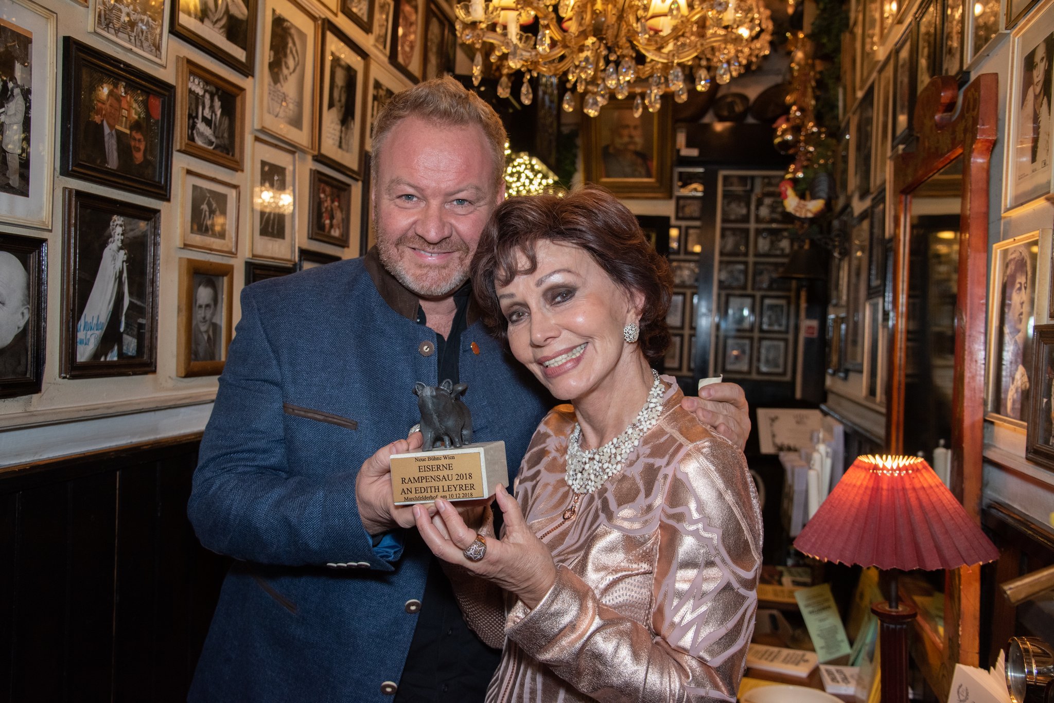 AUSZEICHNUNG FÜR EDITH LEYRER: "GOLDENE RAMPENSAU 2018 FÜR EDITH LEYRER ...