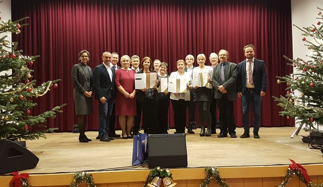 MitarbeiterInnenerhrung: Manner ehrt seine MirarbeiterInnen - Mistelbach