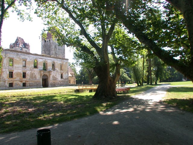 Marktgemeinde Pottendorf (NÖ): Der Schlosspark in Pottendorf - Steinfeld