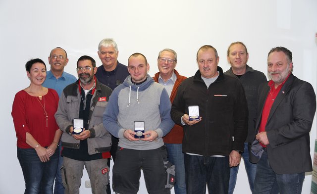 Mitarbeiterehrung: Firma Hofer ehrt langjährige Mitarbeiter - Mistelbach