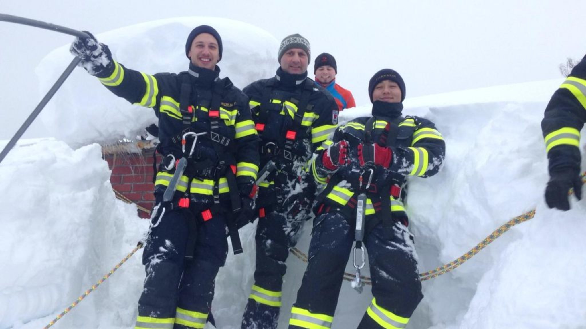 Schneechaos: FF Grieskirchen im Einsatz in Windischgarsten ...