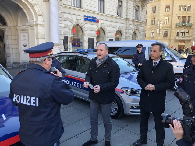 Neue Defibrillatoren für die Grazer Polizei - Graz