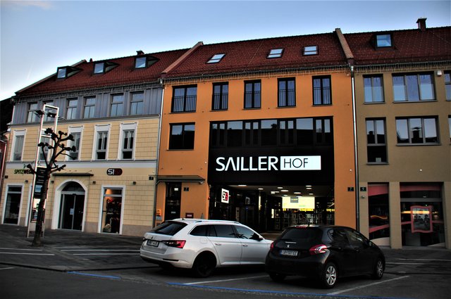 Einst und jetzt.: Hauptplatz, Gasthof Sailler - Leibnitz