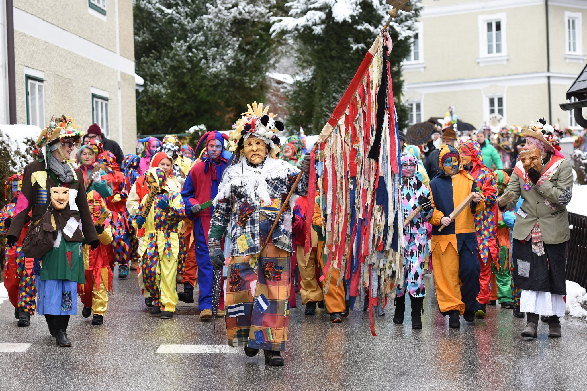 Fasching: "Narren" ziehen durch das Salzkammergut - Salzkammergut