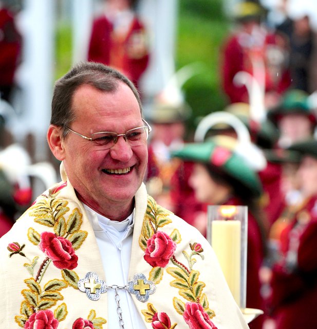 Seelsorgeraum: Die Aufgaben eines Pfarrers in der heutigen Zeit ...