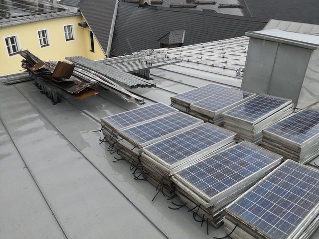 Repowering einer Photovoltaik Anlage nach drei Jahrzehnten Betrieb - Baden
