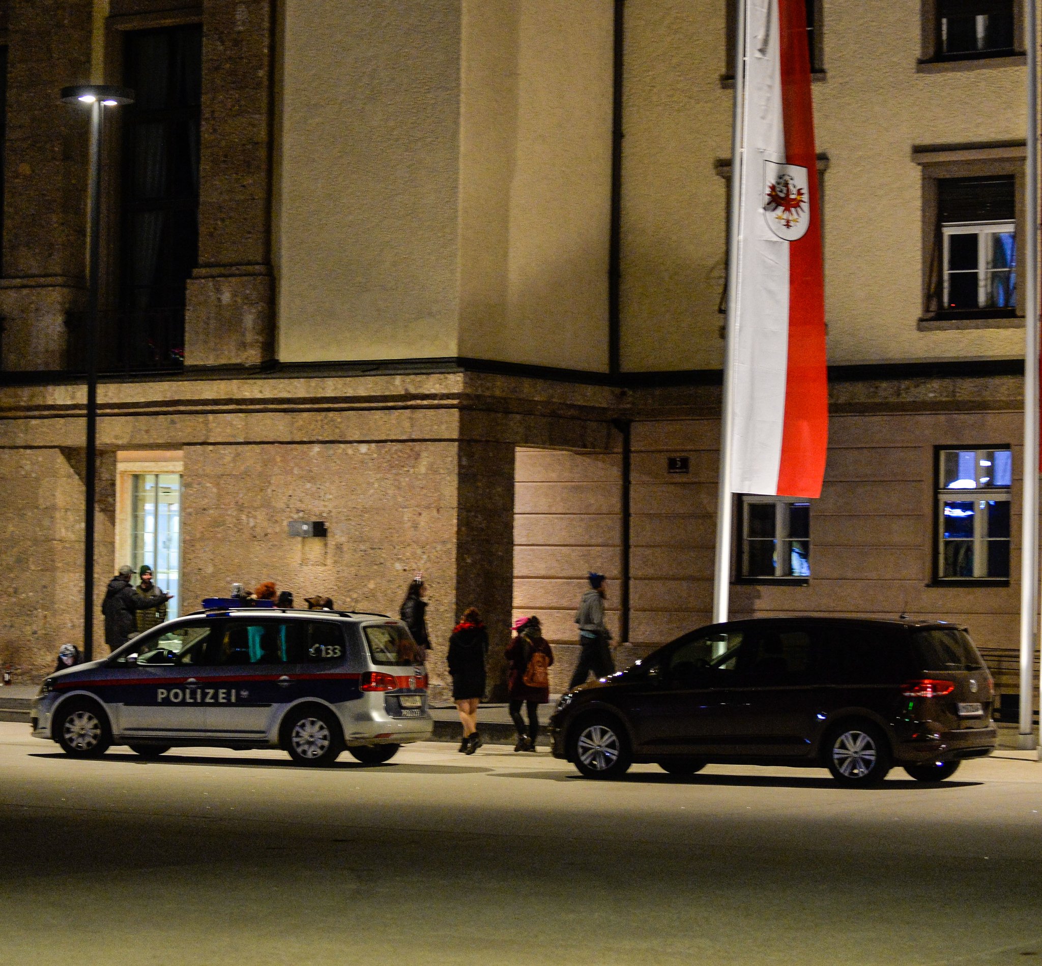 Landhaus Innsbruck: Randalierer: Nach dem Arzt kam die Polizei ...