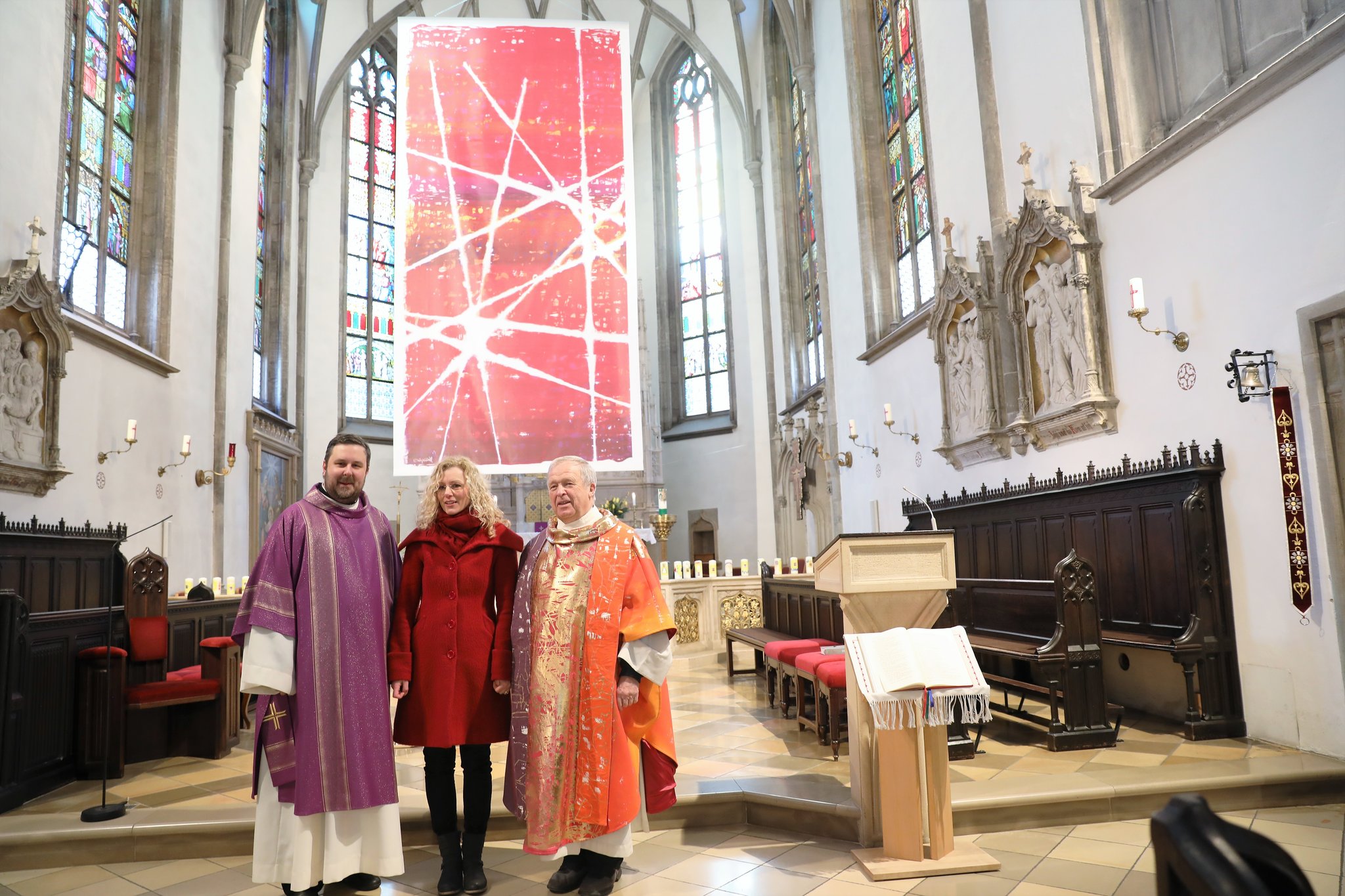 Das neue Fastentuch ist ein echter „Hingucker"!: Stadtpfarrkirche St ...