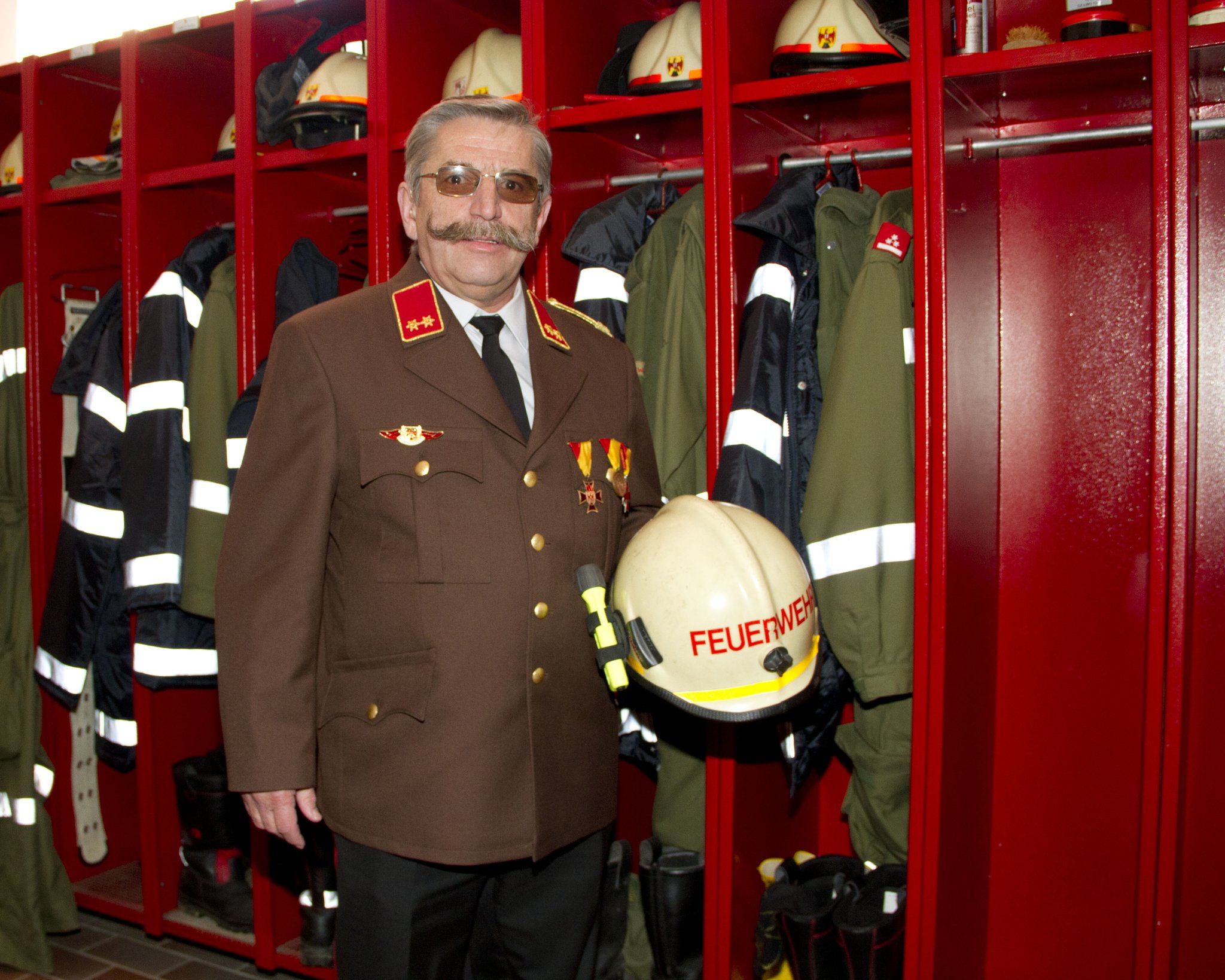 Einfach näher dran in Unterwart: Feuerwehrkommandant OBI Wilhelm Farkas ...