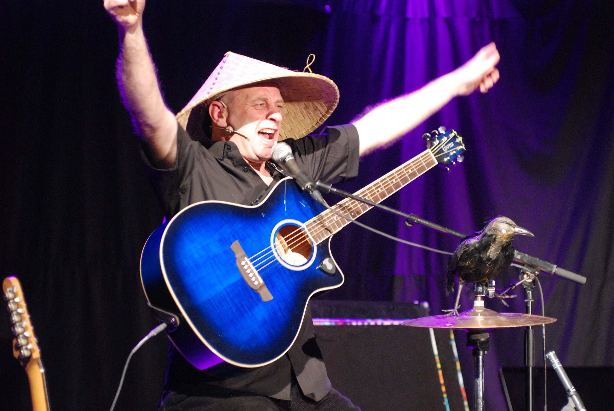 Alf Poier serviert "Humor im Hemd" - Purkersdorf