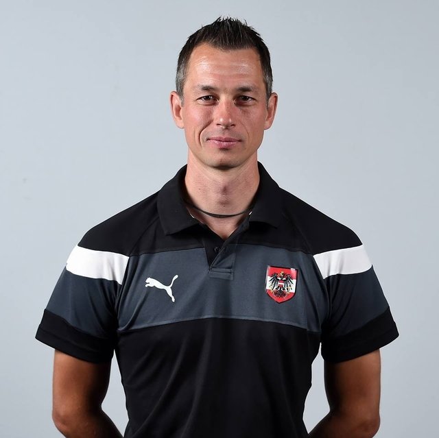 Frauenfußball in Österreich: U17-Mädchenteamchef Markus Hackl im ...