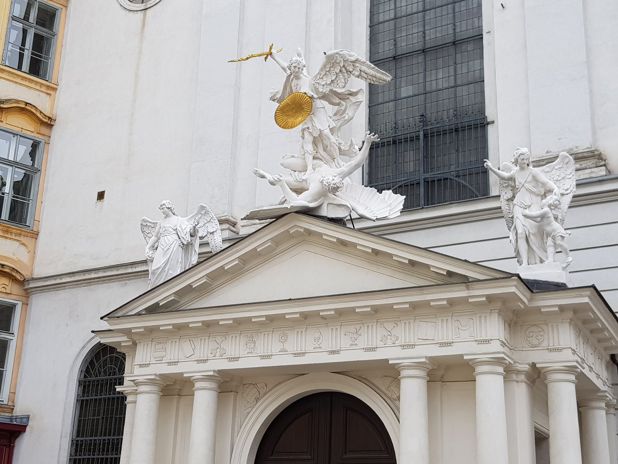 Wiener Spaziergänge: Die Michaelerkirche... - Favoriten
