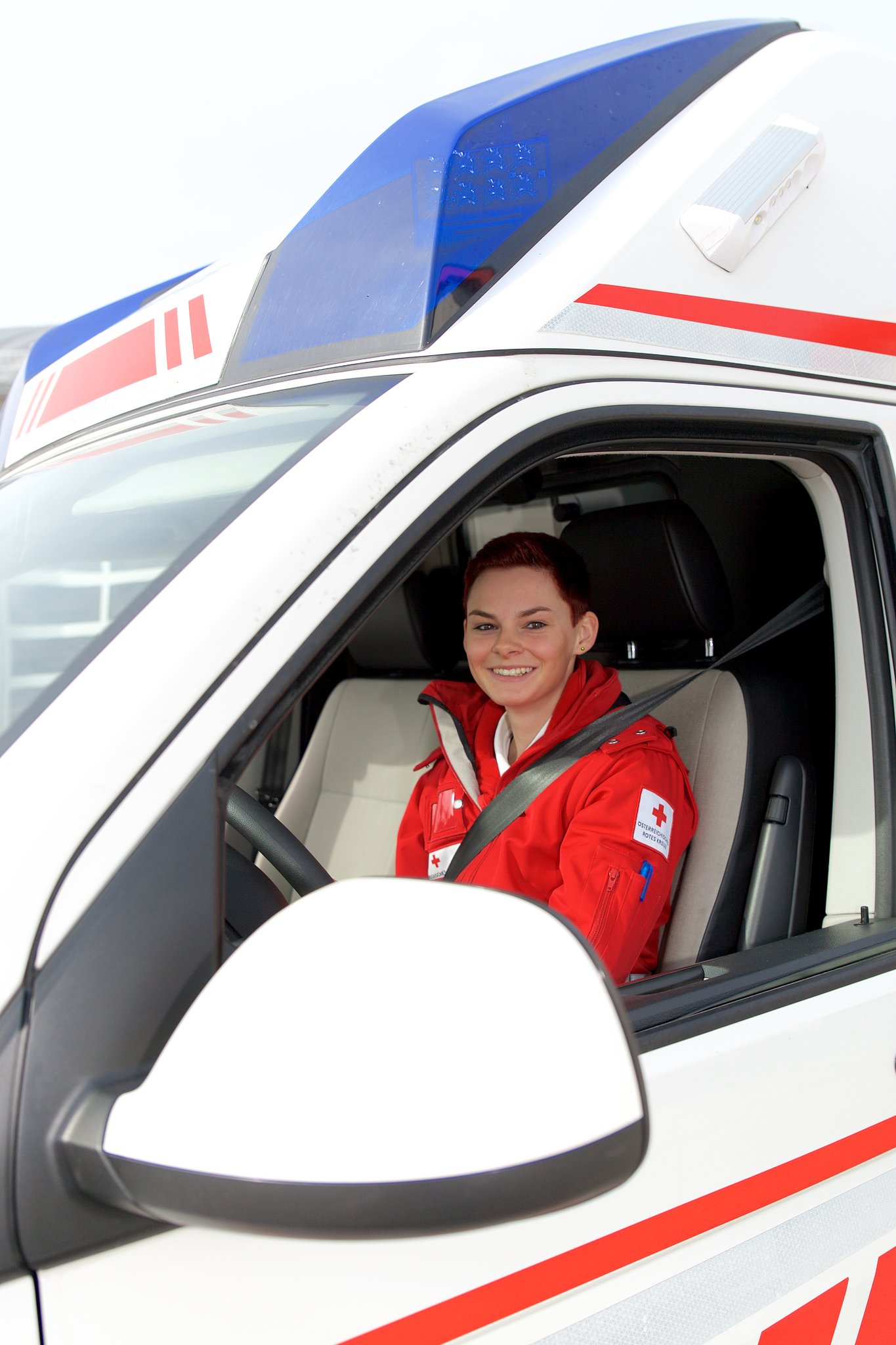 Karriere als Sani: Claudia (21) rettet Leben - Neunkirchen