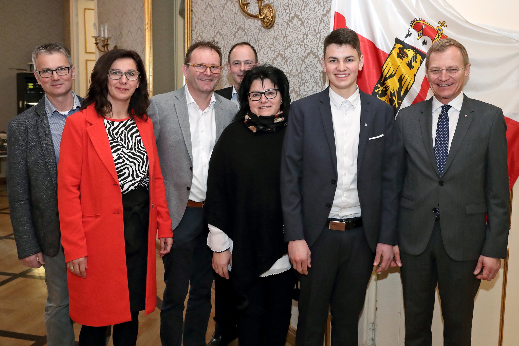 Tischlerei Ebner: Empfang für ausgezeichneten Lehrling Robin Lindorfer ...