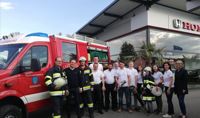Auto & 2-Rad Posch: Frühlings- Sonderschau mit Blaulichteinsatz bei ...