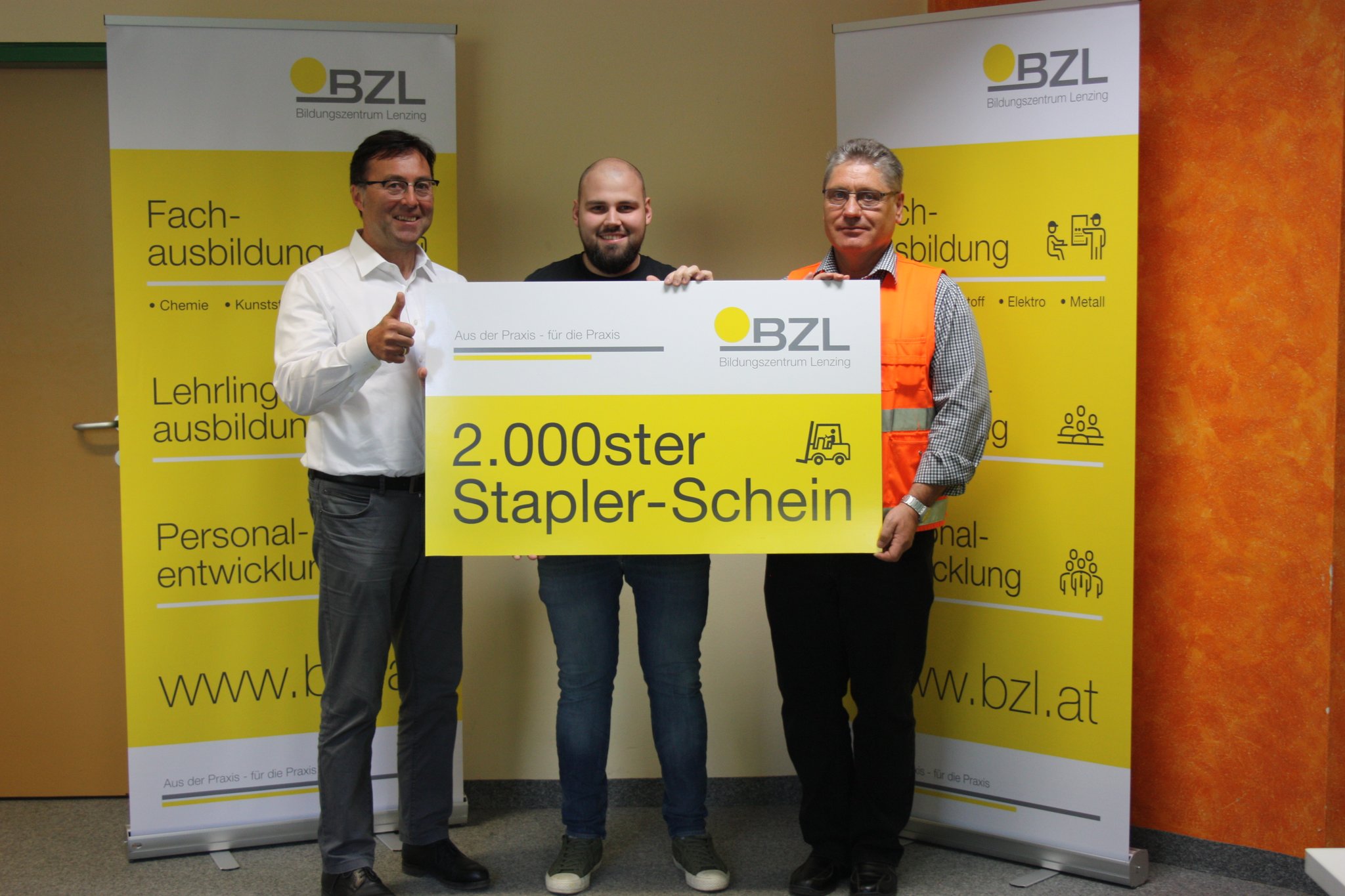 Bildungszentrum Lenzing: 2.000 Staplerführer ausgebildet - Vöcklabruck