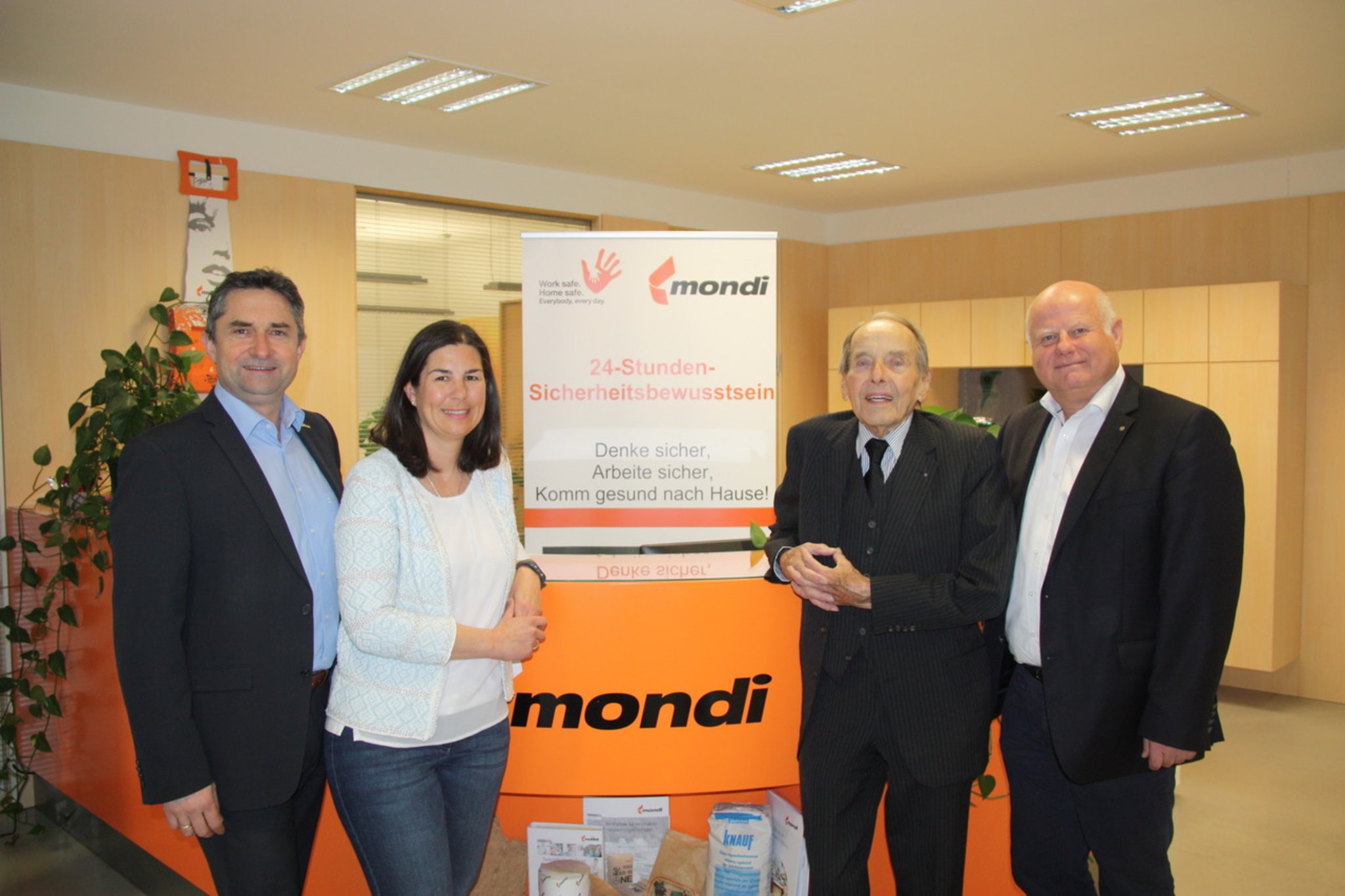 Frantschach-St. Gertraud: Mondi Frantschach unterstützt Familie mit 1. ...