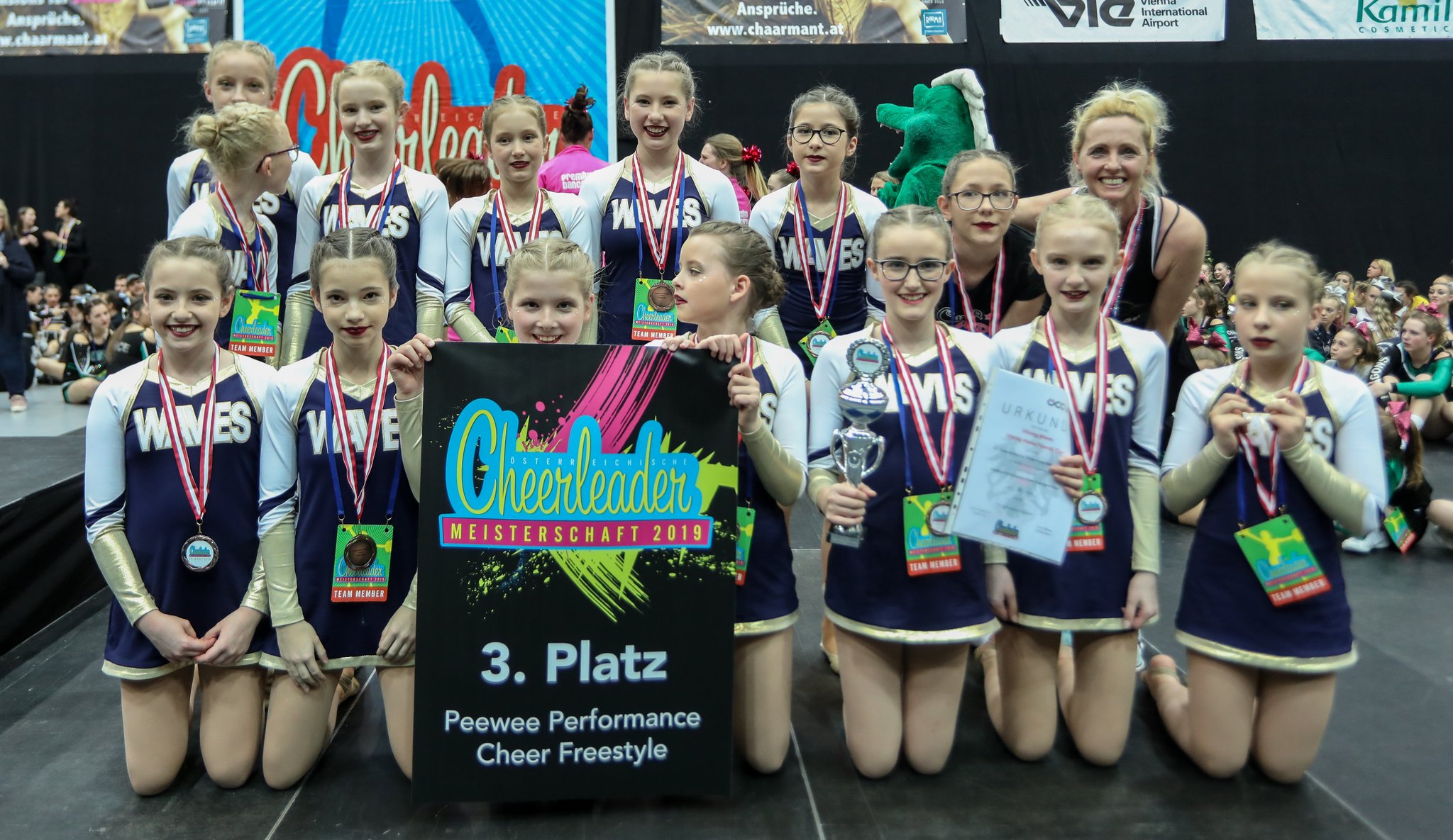 Cheerleading: Shining Waves schafften bei Meisterschaft erneut Bronze ...