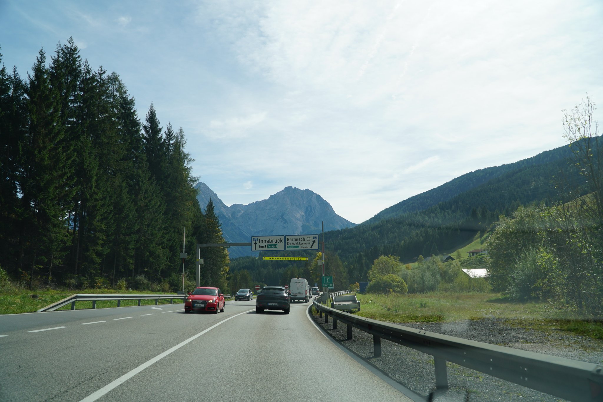 Statistik: Bezirk Reutte mit höchstem Auto-Anteil in Tirol - Reutte