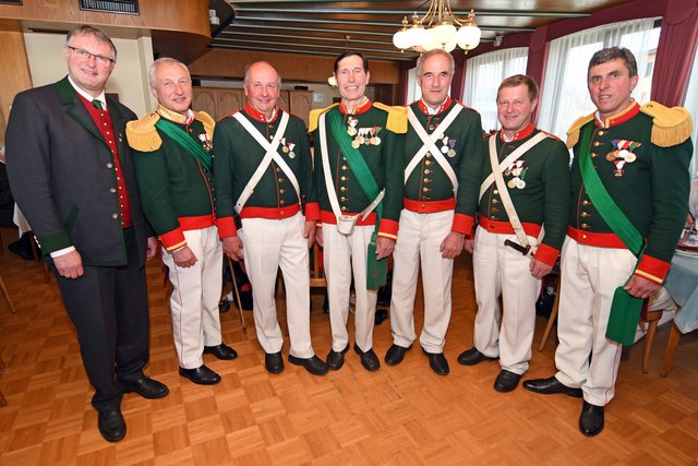 Bürgerliches Schützenkorps Tamsweg: Hohe Auszeichnung für den Fähnrich ...