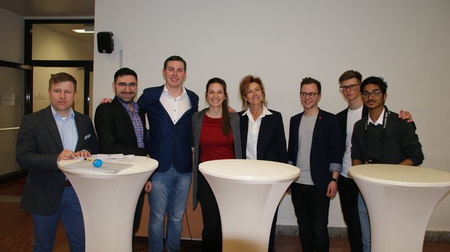 BG Neunkirchen: Hochkarätig besetzte Podiumsdiskussion am BG ...